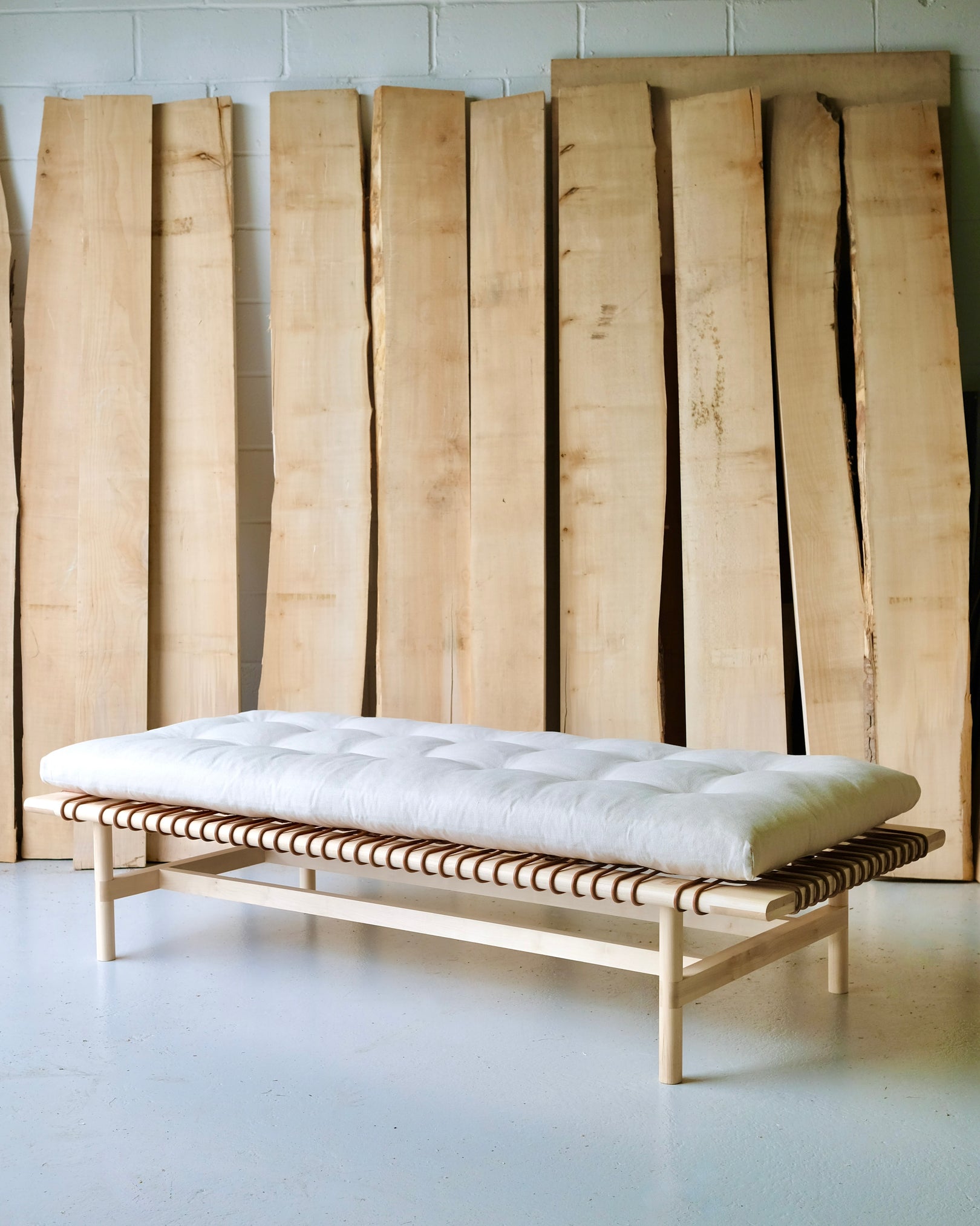 Mesa Daybed in Linen – FORSYTH