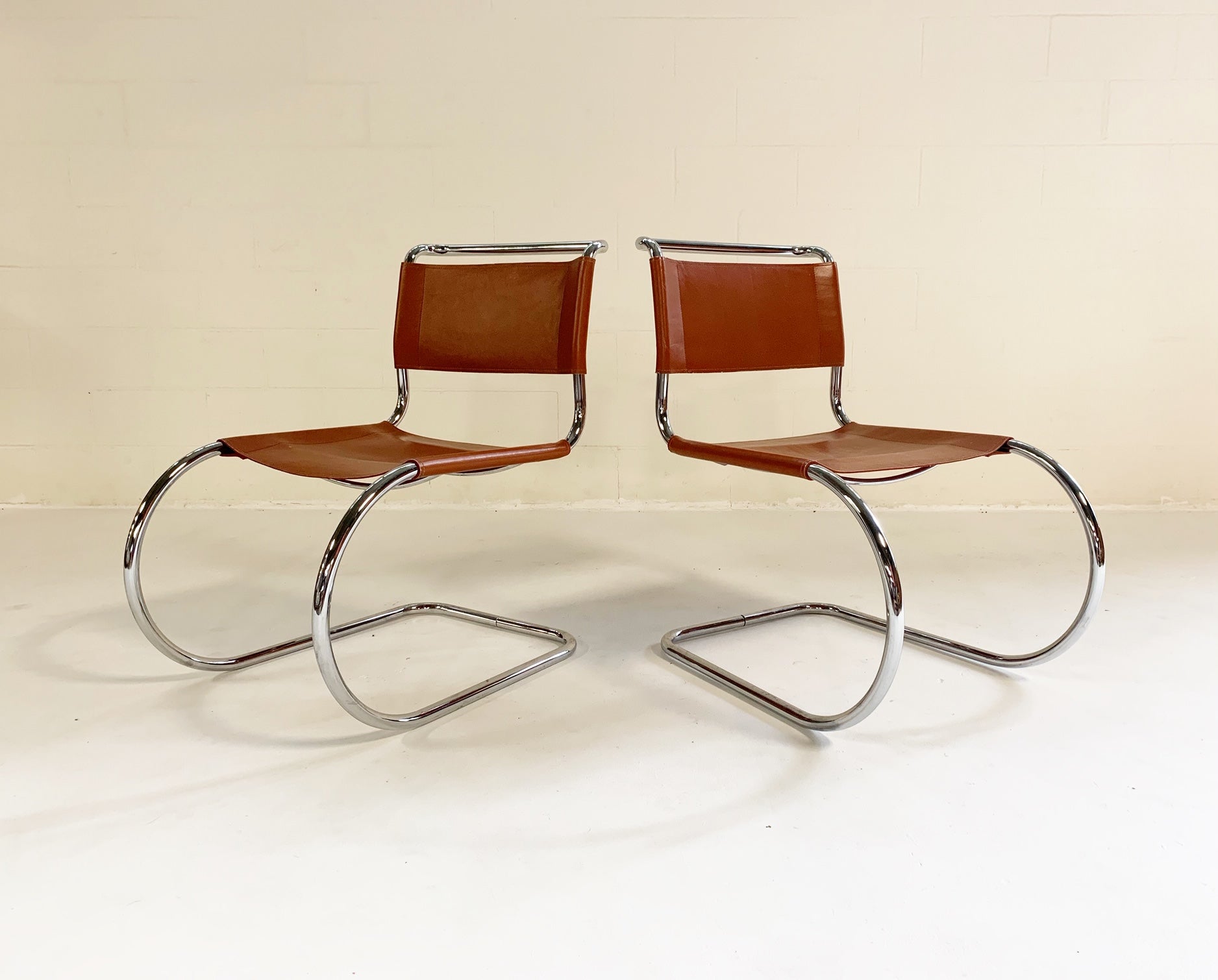 MR Chairs, pair – FORSYTH