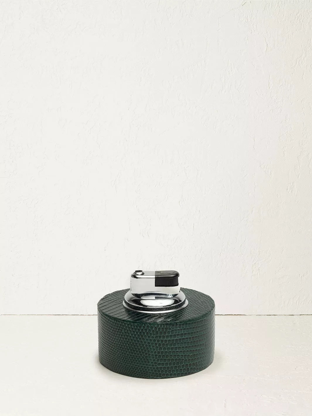 The Round Table Lighter in Lizard - Emerald – FORSYTH